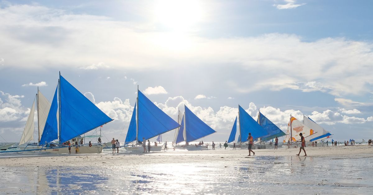 Boracay Sunset Paraw Sailing with Photos | Philippines