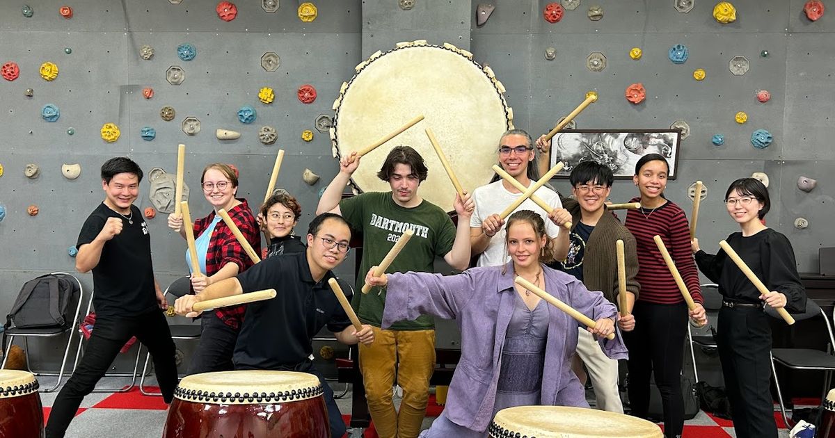 Wadaiko Lesson with Professional Instructors from HIRYU in Osaka