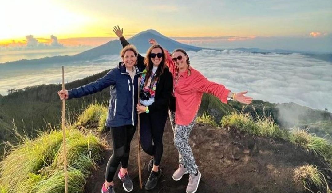 Bali: Mount Batur Sunrise Hike and Natural Hot Spring